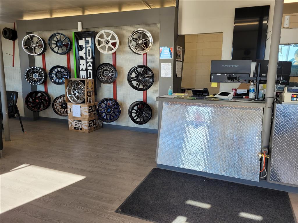 Market Force Information - Photos